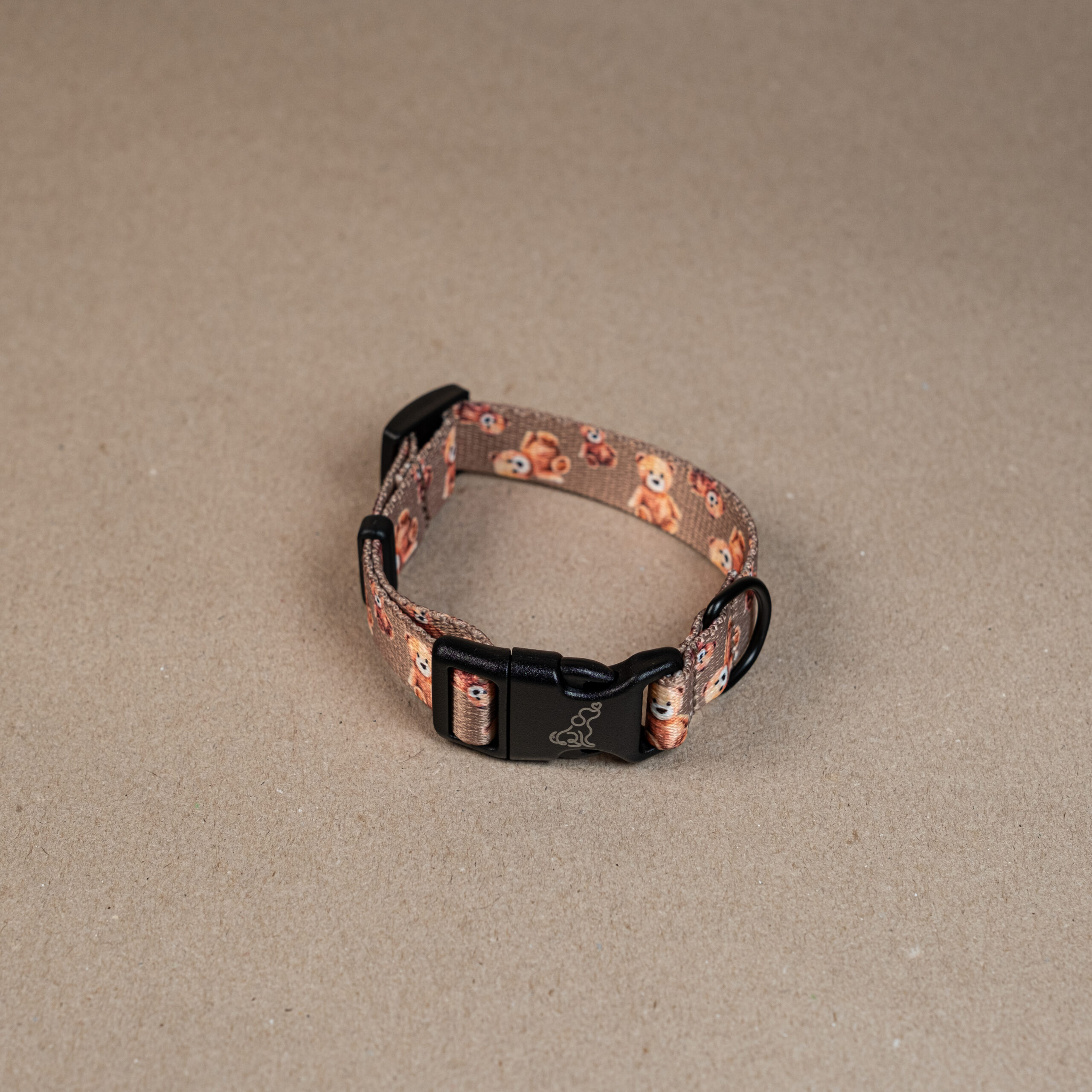 Obroża „Teddy bear” z czarnymi okuciami » Woofland